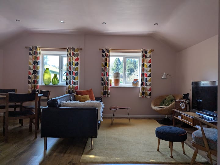 Pentwyn Barn, Dog Friendly, Parking. Near Hay. - Hay-on-Wye