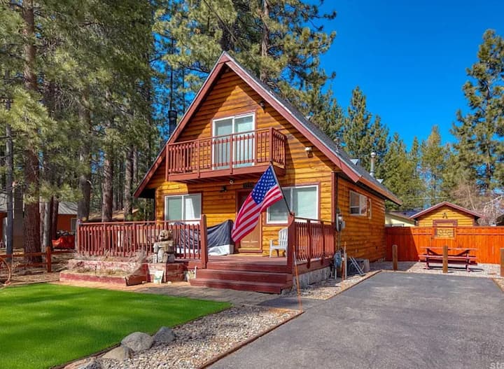 Bear Foot Lodge - South Lake Tahoe, CA