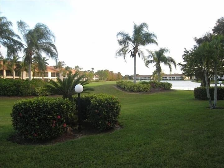 Cross Creek / Ground Floor Unit On Golf Course - Fort Myers, FL