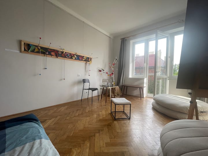 Mark Ney Cracow Atelier Wawelcastle Kazimierz 5min - John Paul II Kraków-Balice Airport (KRK)