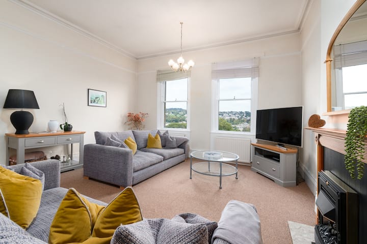 City Views Spacious Maisonette- Parking - Bath