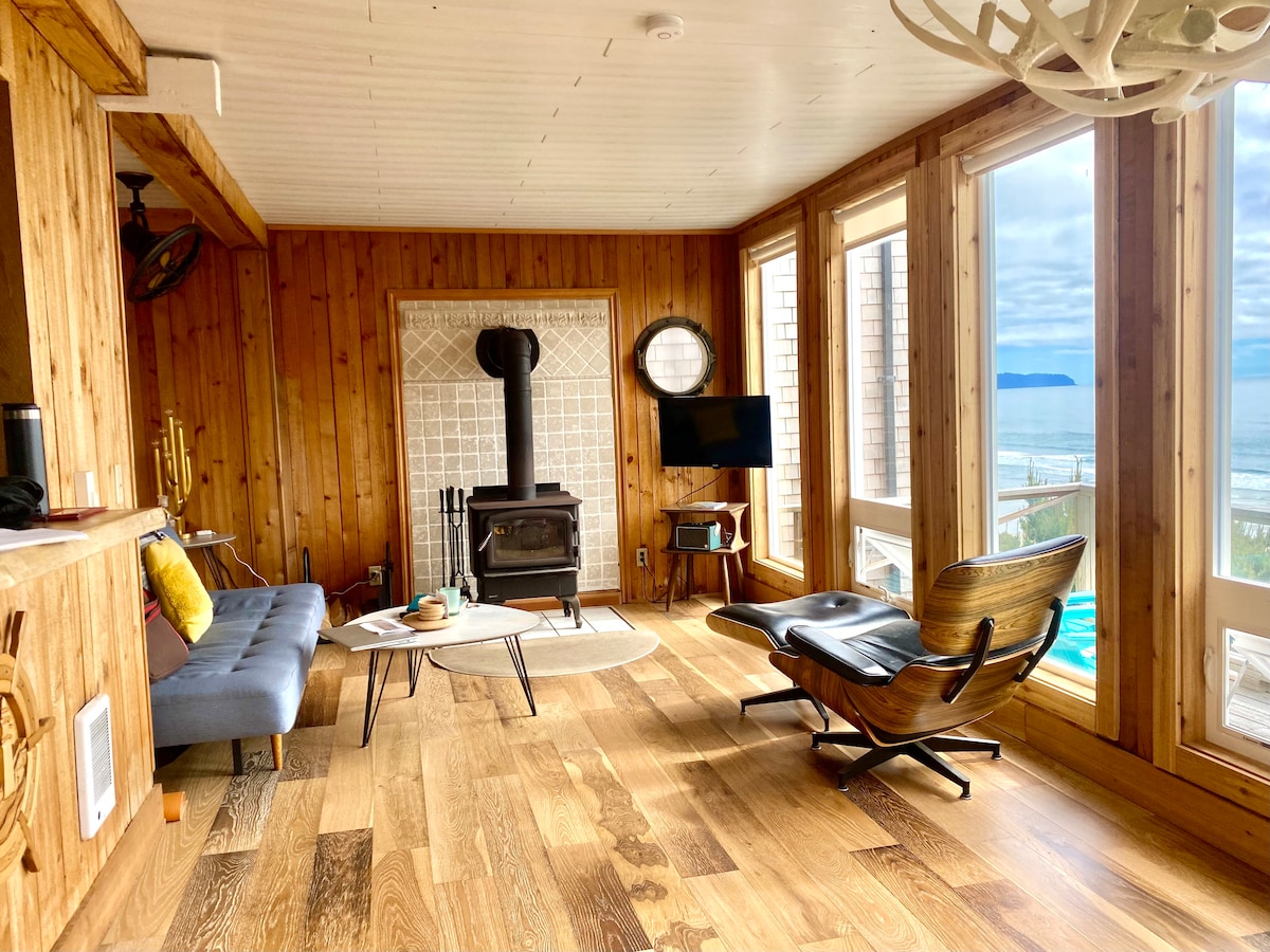 Oceanside Hideaway - breathtaking ocean views - Cabins for Rent in ...