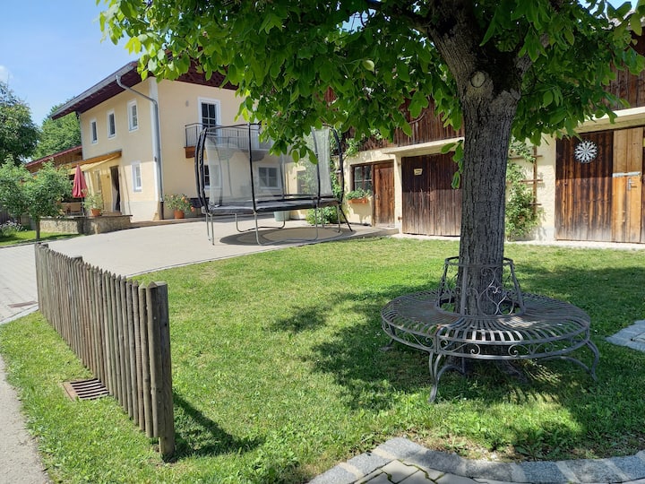 Landhof  Ella  Ferienhaus Vor Den Toren Salzburgs - Laufen
