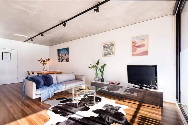 Stylish Apt W/city Views, Pool, Gym & Rooftop Bbq - Richmond
