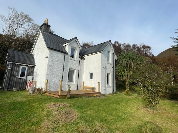 Bracara Cottage With Stunning Views Of Loch Morar - Morar
