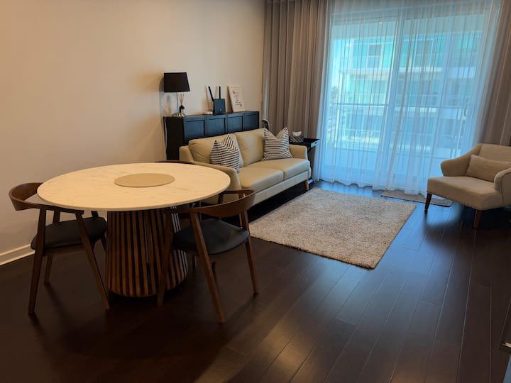 Chic One Bedroom Apartment - Port Adelaide