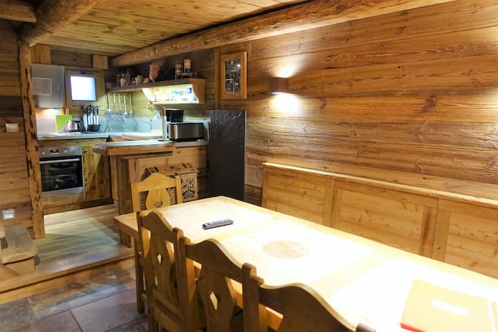 Chalet Cosy 3 à 4 Personnes Au Coeur Du Village - Arêches