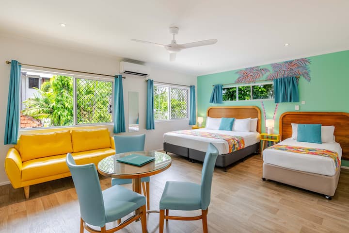 Room For 3 In Port Douglas Cbd! - Port Douglas