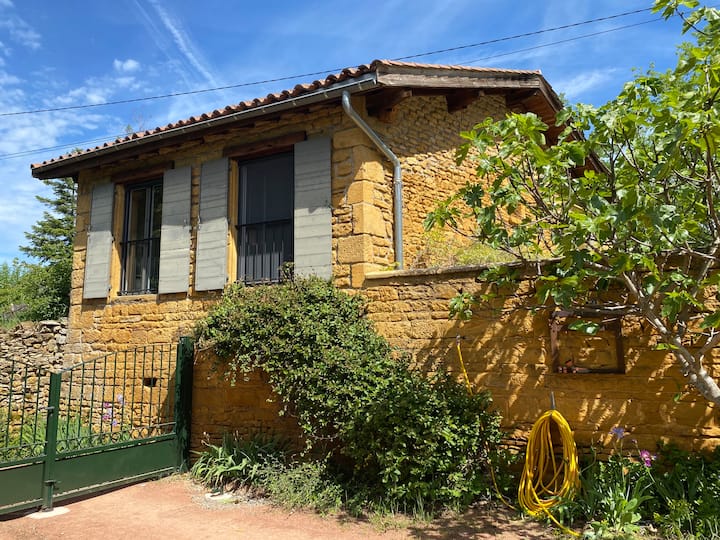 Gîte En Pleine Nature Dans Le Sud Beaujolais - Bagnols