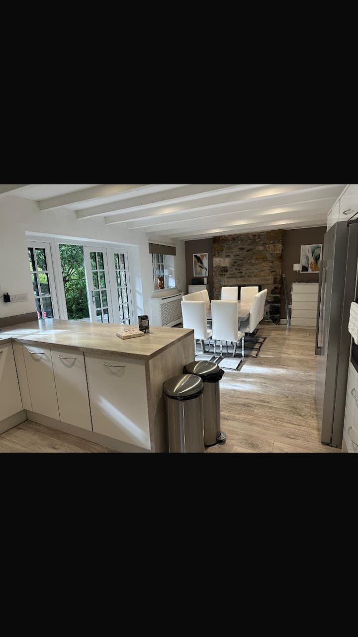 Large Detached Family Home In Cornwall/ Penryn - Cornwall