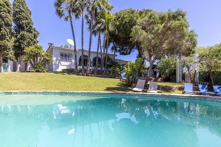 Villa Chihuahua 1km To Puerto Banus - Marbella