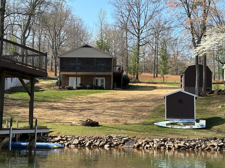Knot Too Shabby- Sml -Waterfront Home/ Boat Dock - Smith Mountain Lake, VA