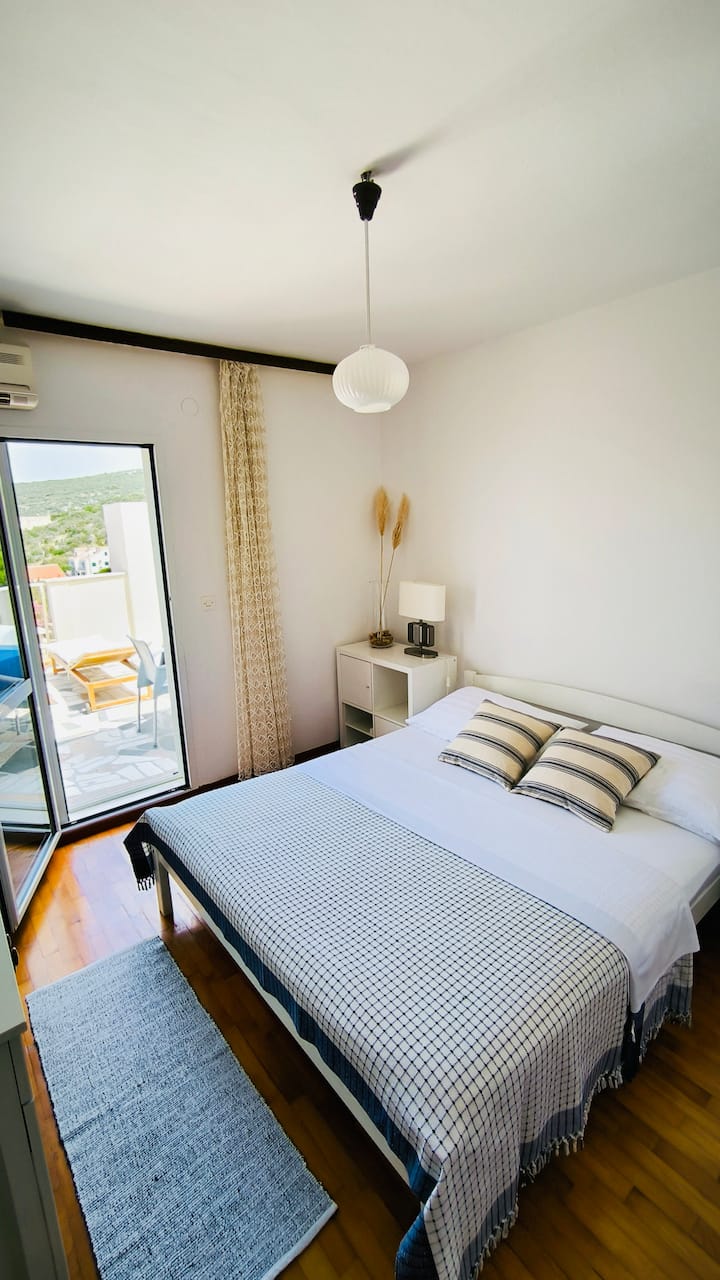 Apartment Zlatko Blagaić B (2+2) - Maslinica