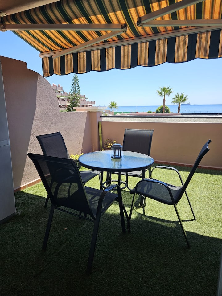 Apartamento En Primera Línea De Playa - Algésiras