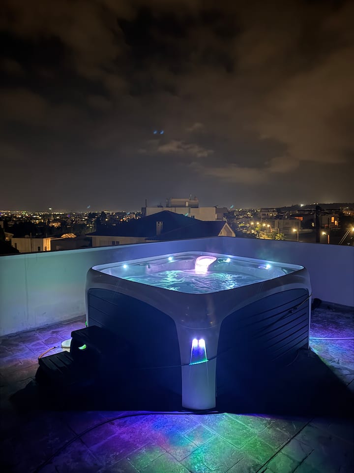 ΡομαντικόΡετιρέ με Ιδιωτικό ΤζακούζιJacuzzi
Escape - Limassol