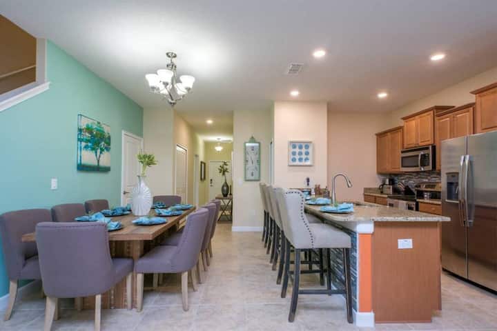 Esta Casa De 5 Dormitorios Tiene Capacidad Para 12 Personas Y Es Increíblemente Hermosa - Orlando, FL
