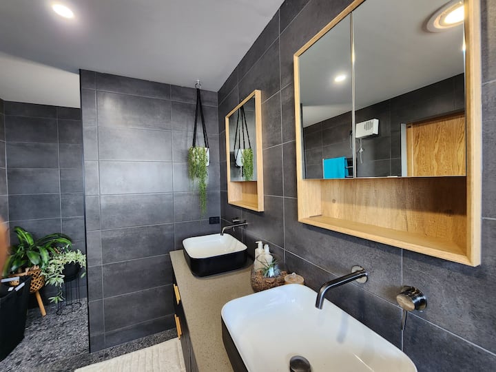 Diggings On Darvall - Bathurst