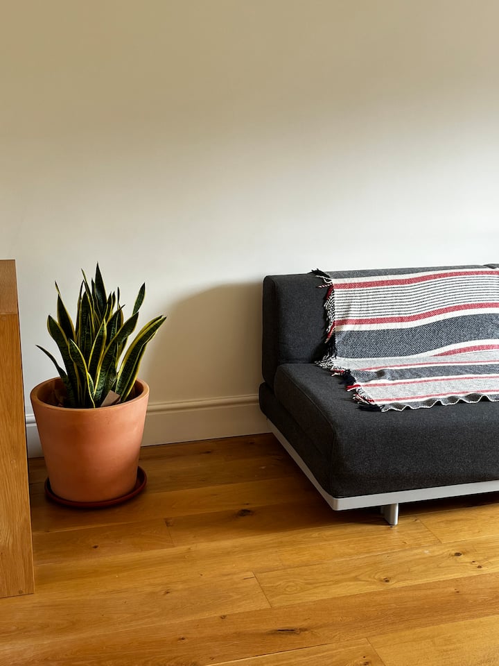 Top Floor, 2 Bedroom Flat, Seconds From The Beach - Brighton