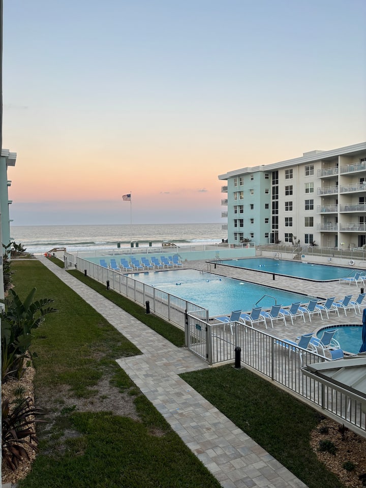Two Night Fall Getaway>family Friendly>ocean Views - New Smyrna Beach, FL