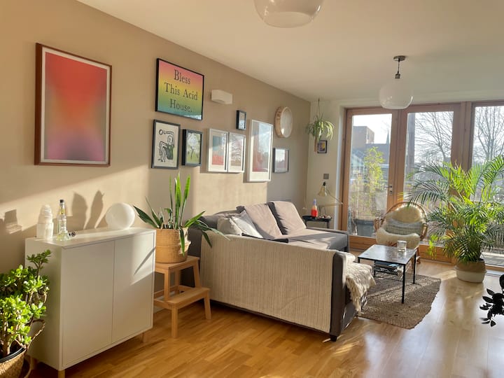 Top Floor Balcony Flat In The Heart Of Dalston - London