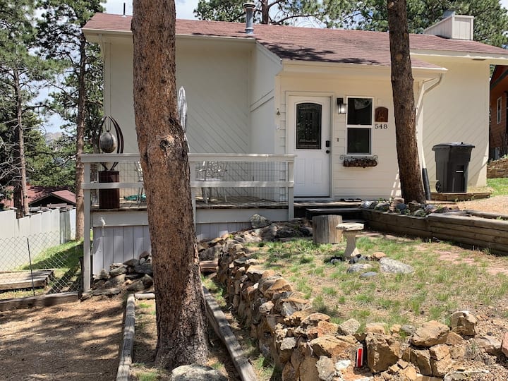 Woods & Waves, Estes Park Co - Estes Park, CO