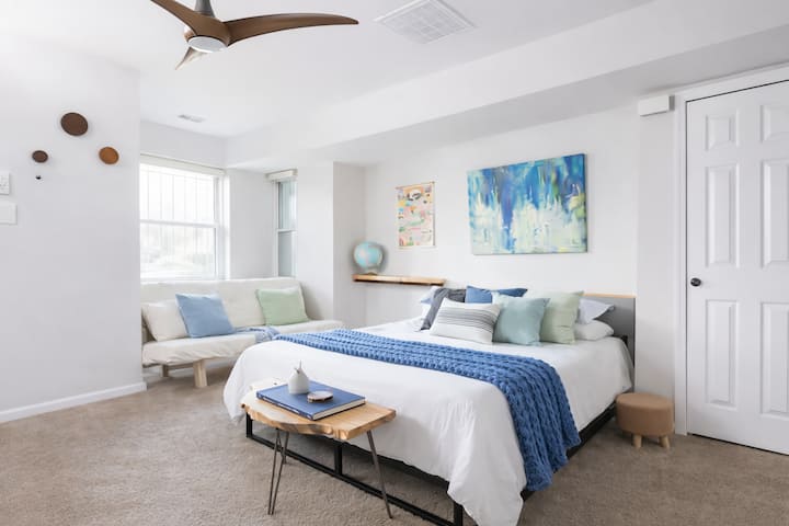 Sip, Stroll & Soak It In-steps To Metro + Parking! - Capitol Hill, DC