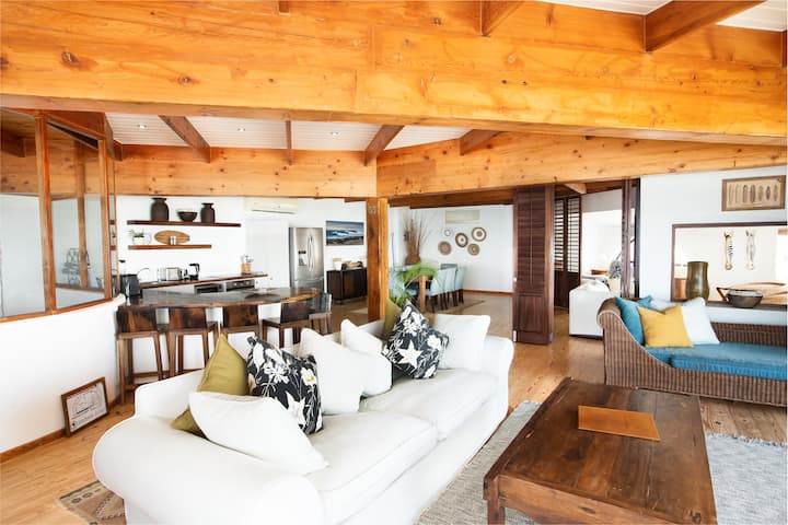 African Perfection 1: Room 9 - Penthouse Suite - Jeffreys Bay