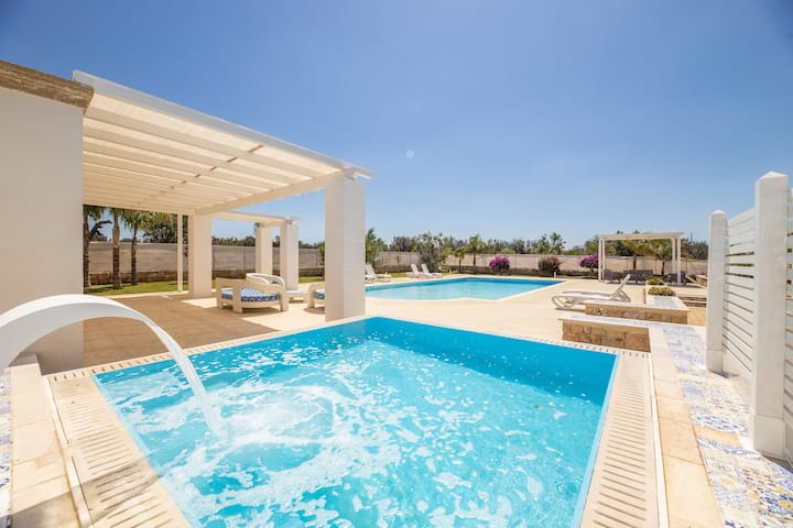 Malaspina Luxury Pool - Torre San Giovanni
