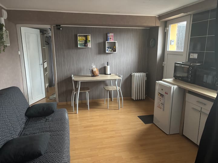 Studio Indépendant Avec Terrasse - Chantonnay