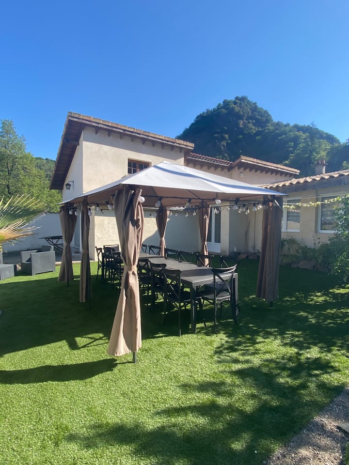 Villa Du Gardien - Château De Rochetaillée - Safari de Peaugres