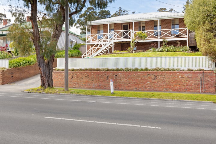 A Place To Stay - "Barkly Views" - Ballarat