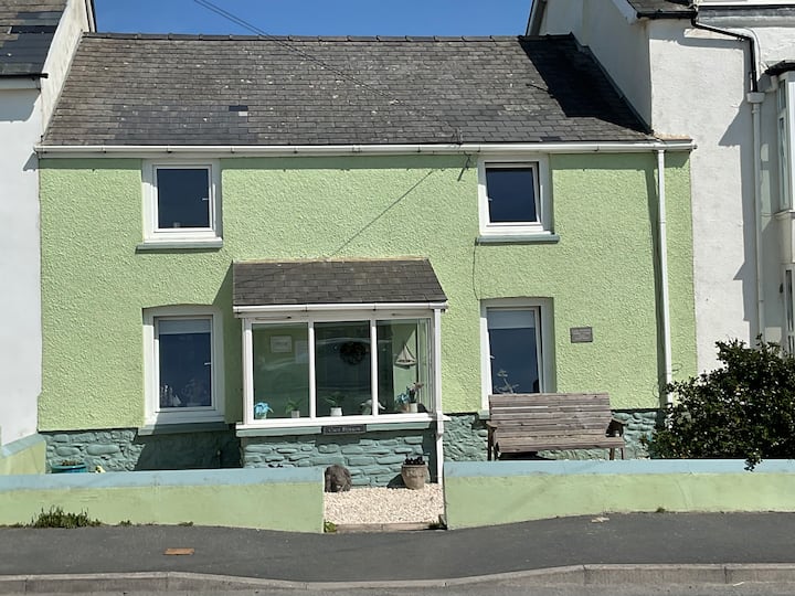 Caerffynnon The Cosy Cottage By The Sea - Borth