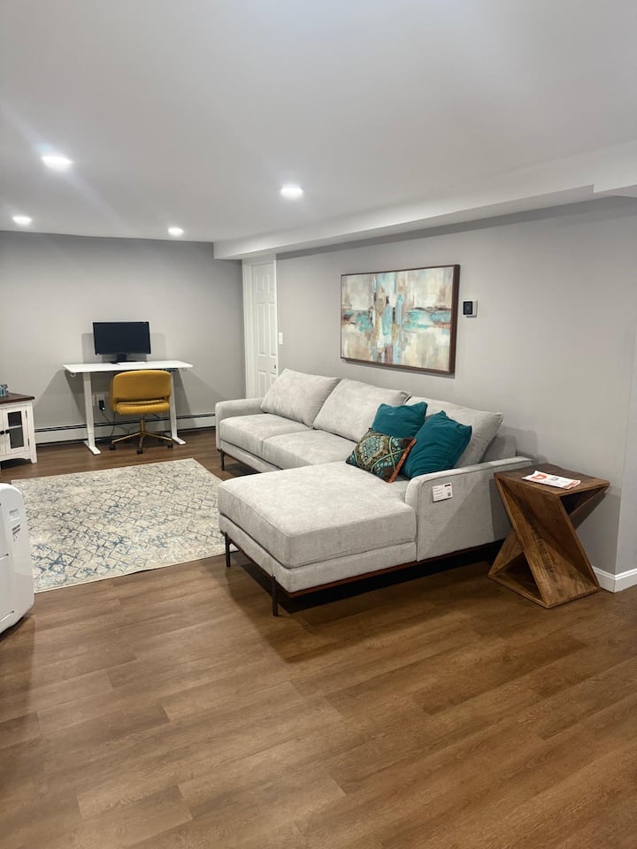 Riverside Style: A Perfect Stay - Somerville, MA