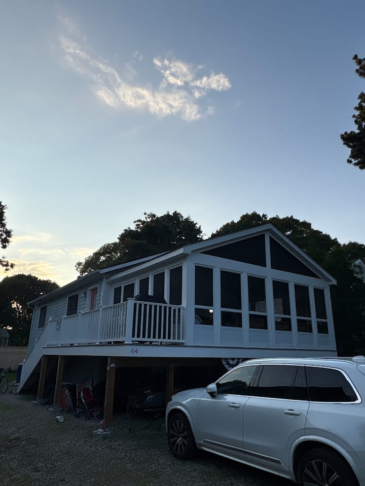 Charlestown Beach Cottage - Charlestown, RI