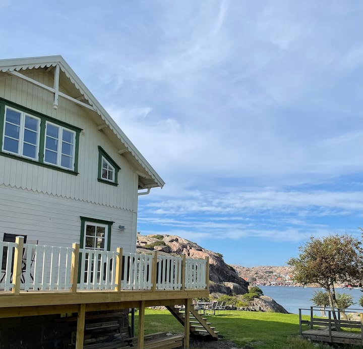 Stor Altan Med Utsikt öVer Havet På ö + Båt - Tanum