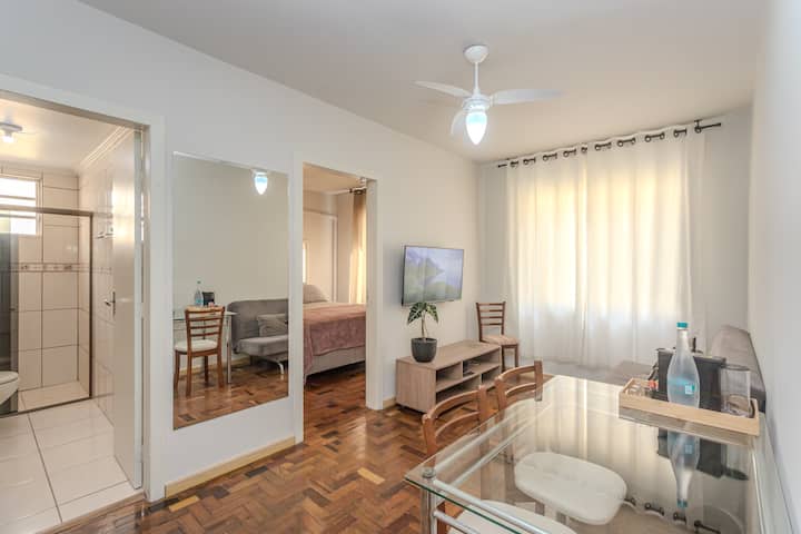 Apartment Best Location W/ Parking +Wi-fi 350 Mega - Porto Alegre