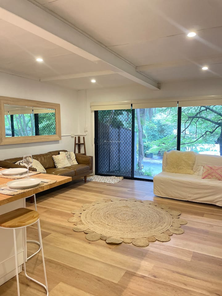 Kookaburra’s
Huge 1 Bdr Apartment
Fantastic Spot! - Byron Bay