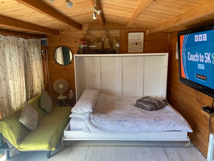Kerry’s Garden Cabin - Colchester