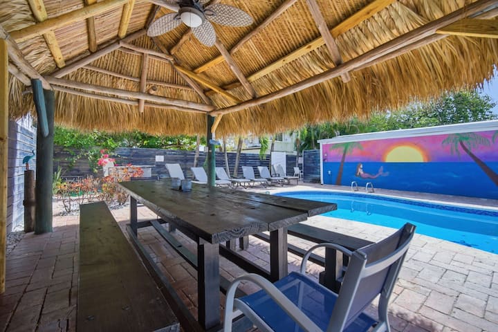 Luxury Oasis W/ Pool  Sleeps 17  Near Beach - Dania Beach, FL