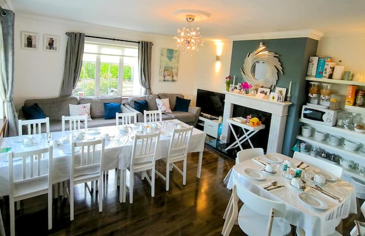 Bluebell Lodge Room 3
2 Doublebed Private Bathroom - Ireland