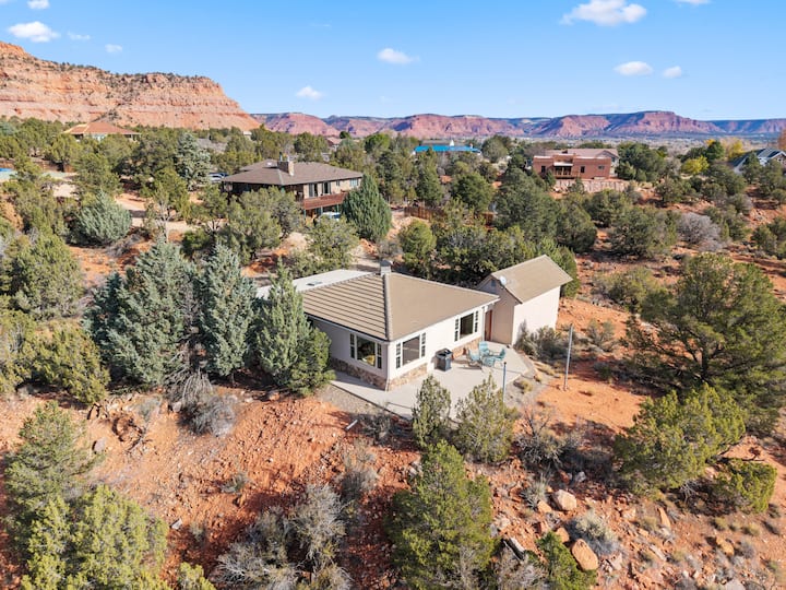 Hiking Out Your Door! Kanab Casita, Secluded Views - Kanab, UT