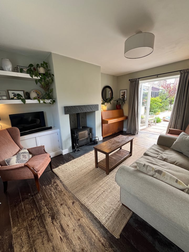 Cosy House - Fireplace & Garden - Bakewell
