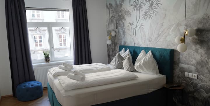 Central Flat With View Onto Mountains & River Inn - Innsbruck