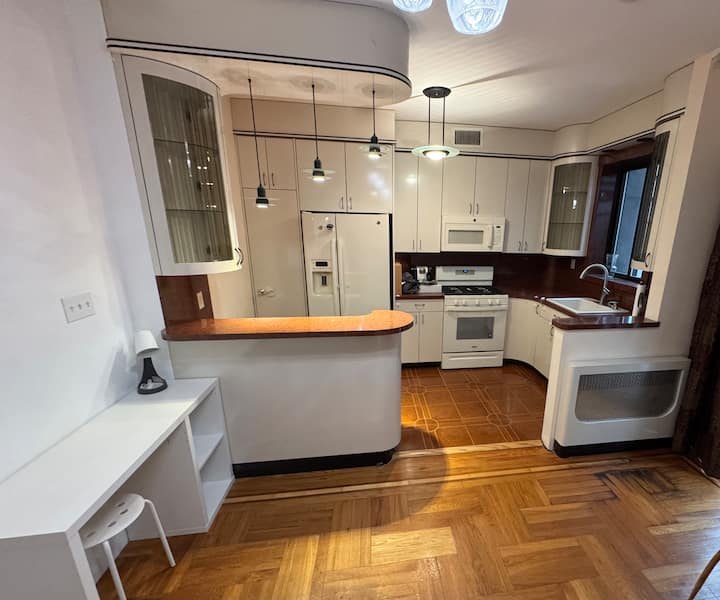 Large Fully Private Space In Brooklyn For Living - New York, NY