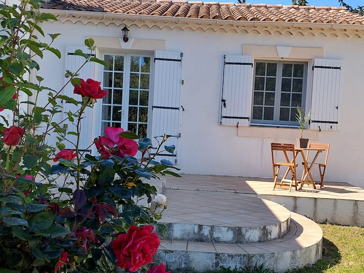 Entre Alpilles Et Lubéron - Cheval-Blanc