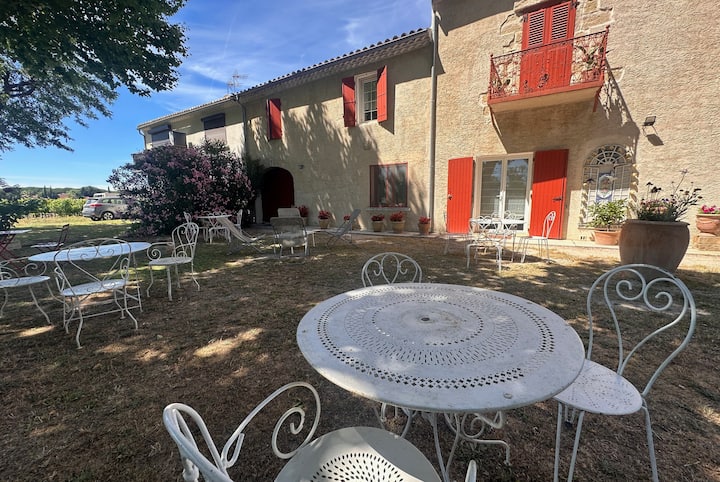 Gîte De La Cave Charme Provençal Avec Jardin à - Saint-Laurent-d'Aigouze