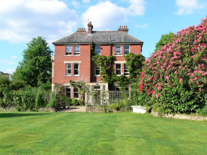 Country House With 2 Acre Garden And Tennis Court - Petersfield