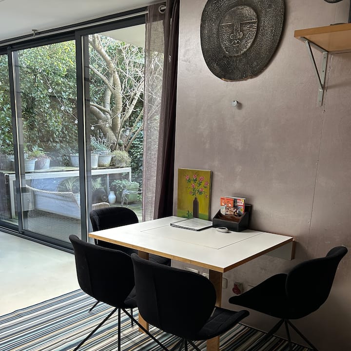 Stylish Apartment With Free Carpark - Amsterdam