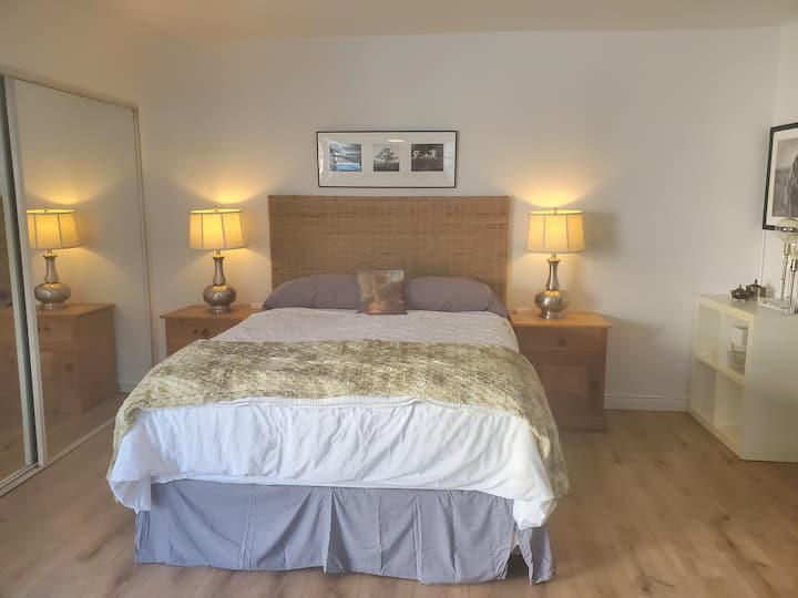 Sweet Spot Garden Pool Studio Guesthouse Beverly Grove - Beverly Hills, CA