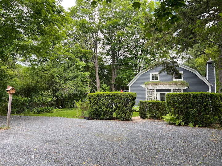 Tucked Away, Cozy Space And An Easy Walk To Town - Manchester, VT